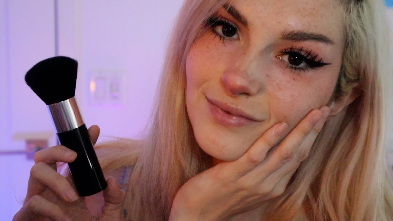 [ASMR] Ear to Ear Kisses & Mic Brushes - YouTube