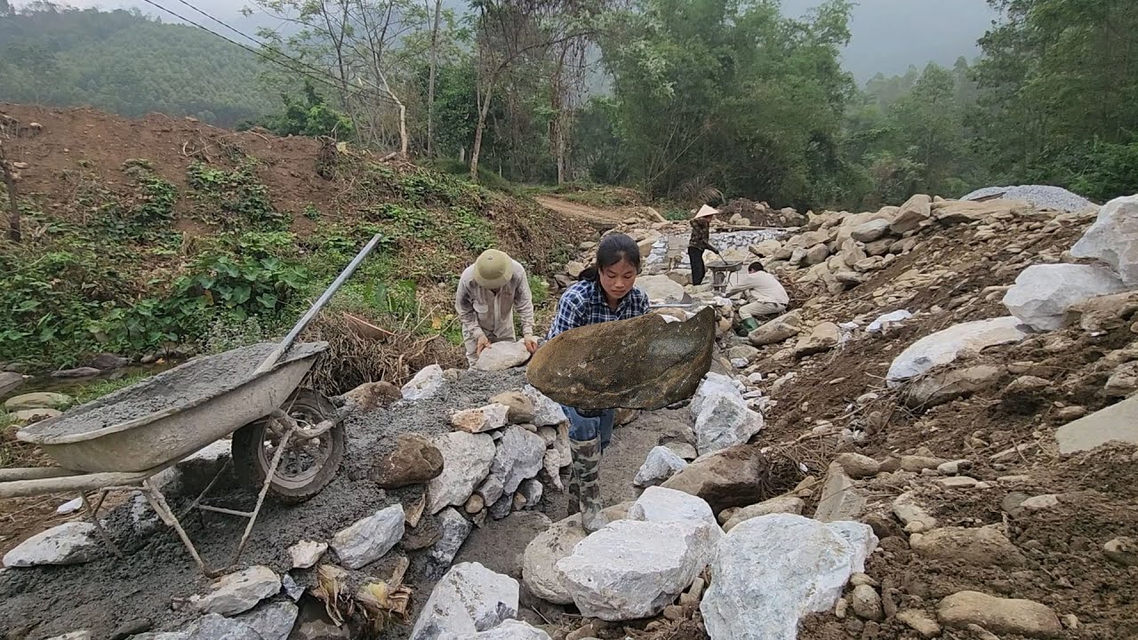 Build embankments to pour concrete roads across streams - YouTube