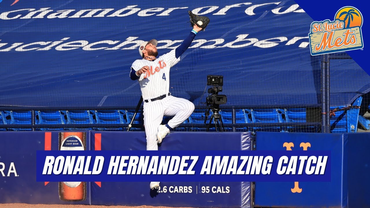 Ronald Hernandez with an Amazing Catch! - YouTube