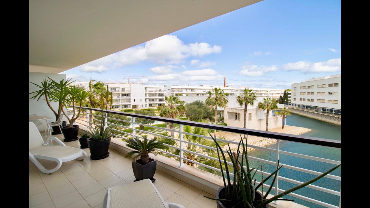 Abacoz Ref. AB0463 Fantastic 2 bedroom apartment in the Marina of Lagos ...