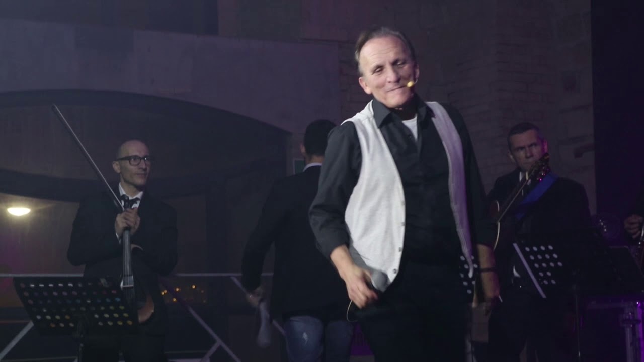 "Uno su Mille" canta Mario Conte… - YouTube