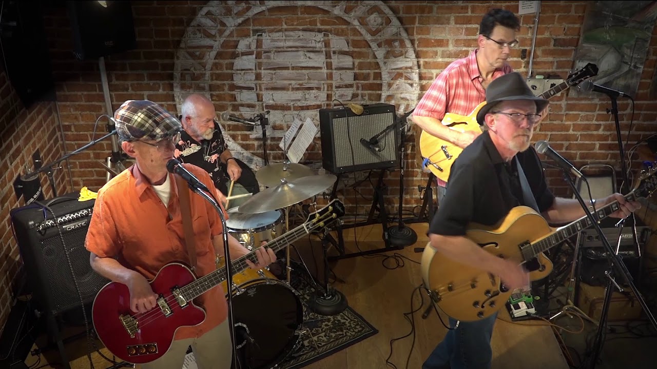 Fred's Med Covers The World Frederico Brothers Live - YouTube