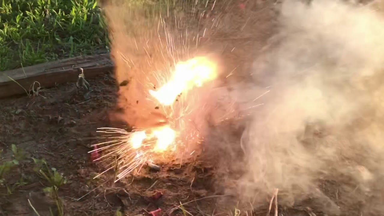 Green army men & fireworks - YouTube