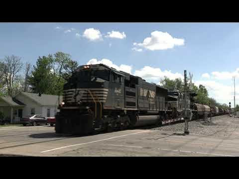 NORFOLK SOUTHERN EMD SD70ACC Northbound Manifest Mix Freight - YouTube