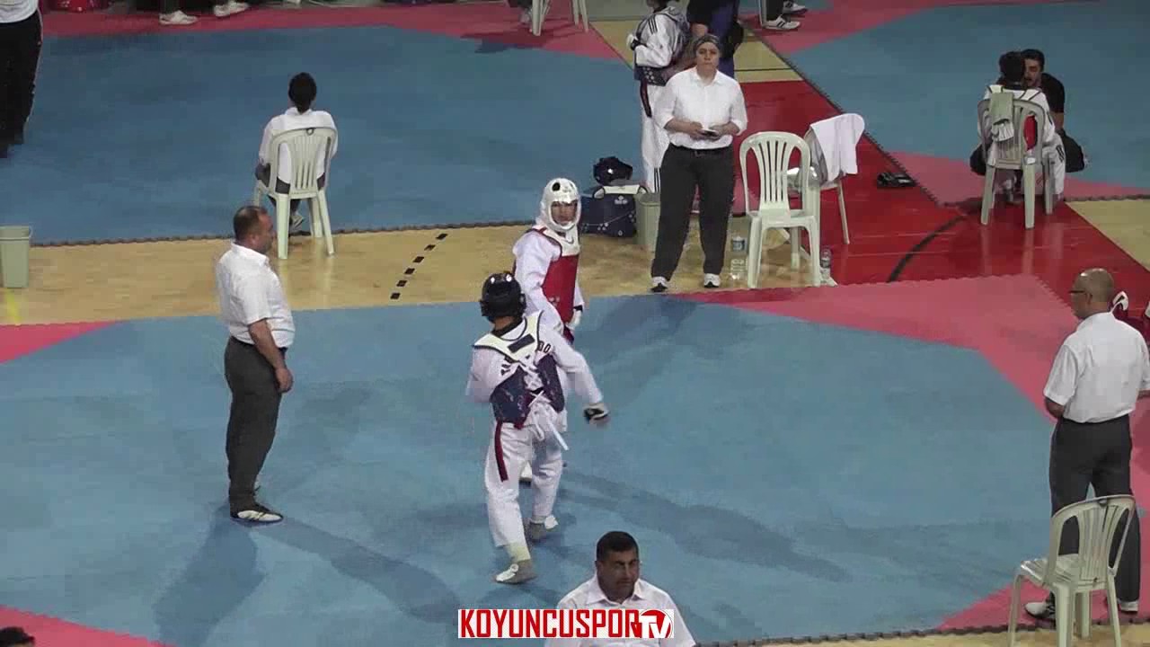 61kg Adil Berk Kul vs Mustafa Talat Doganci (2017 Turkish Cadet TKD ...