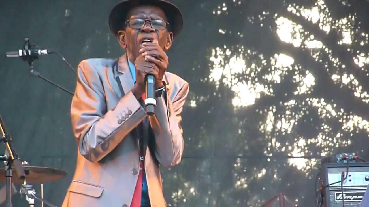 Stranger Cole - Love Me Today 2013 Garance Reggae Festival/F - YouTube