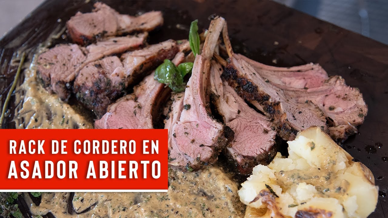 Rack de cordero en asador abierto - YouTube
