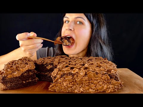 CHOCOLATE CRUNCH CAKE | MUKBANG | ASMR | EATING SOUNDS