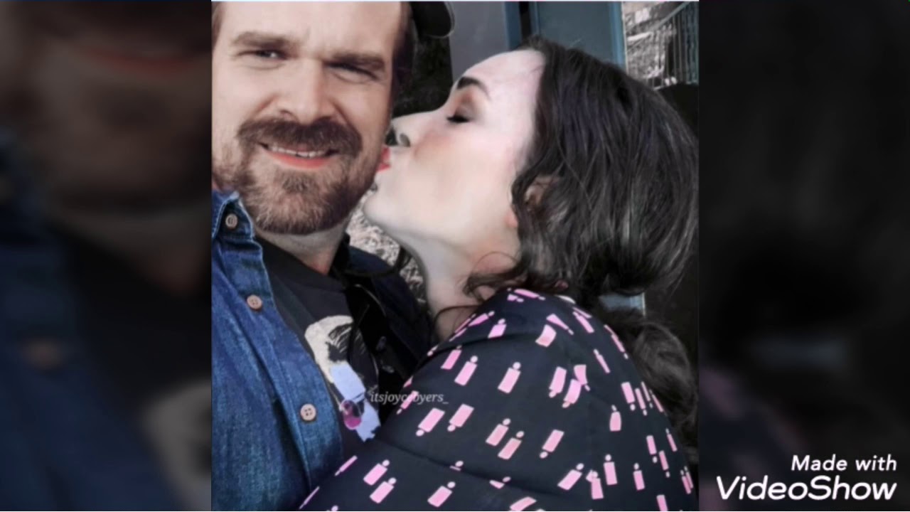 Hopper and Joyce (Jopper) Photos and best Gifs 🖤 - YouTube