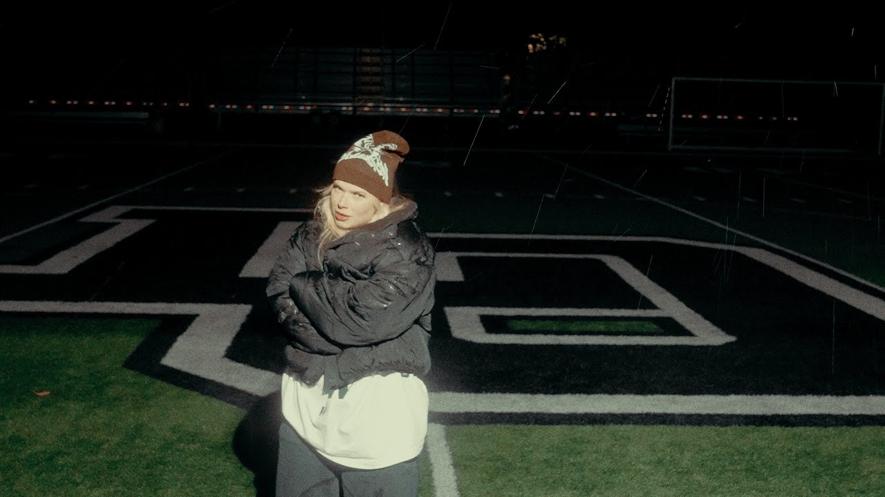 Wynne - Glass Slipper Flows (Official Music Video) - YouTube