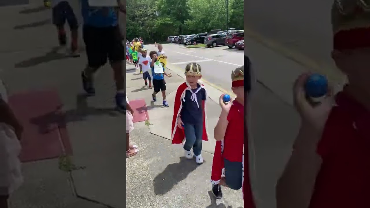 Reedy Creek Elementary Letterland parade - YouTube