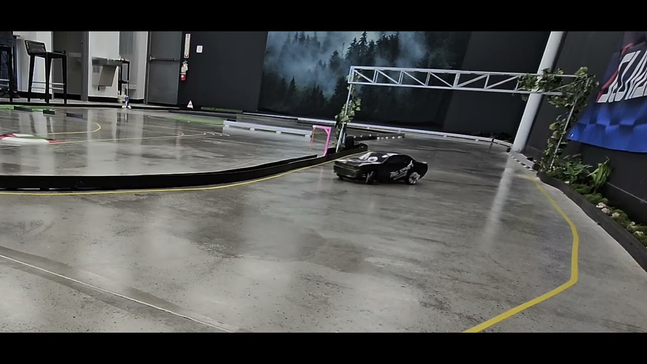Rc Drifting Dodgr Challenger Srt check out that body roll 🤗😁 - YouTube