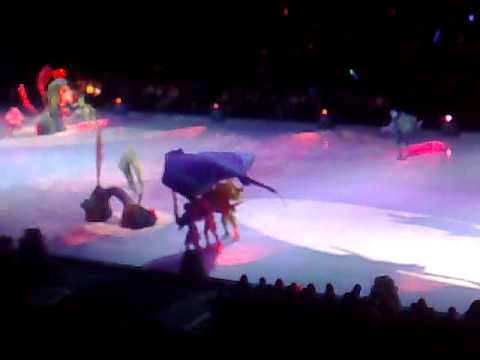 Finding Nemo On Ice Mr Ray Manchester MEN - YouTube