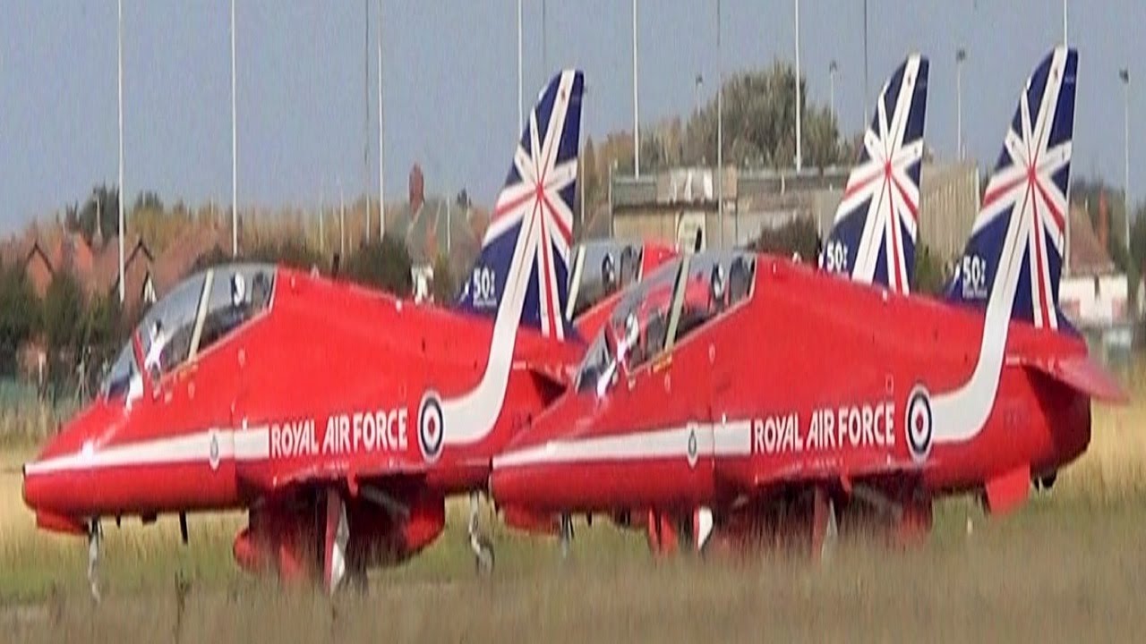 The Smokin' Red Arrows classic take-off & landing 50th display season ...