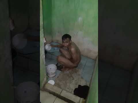 Intip perawan mandi