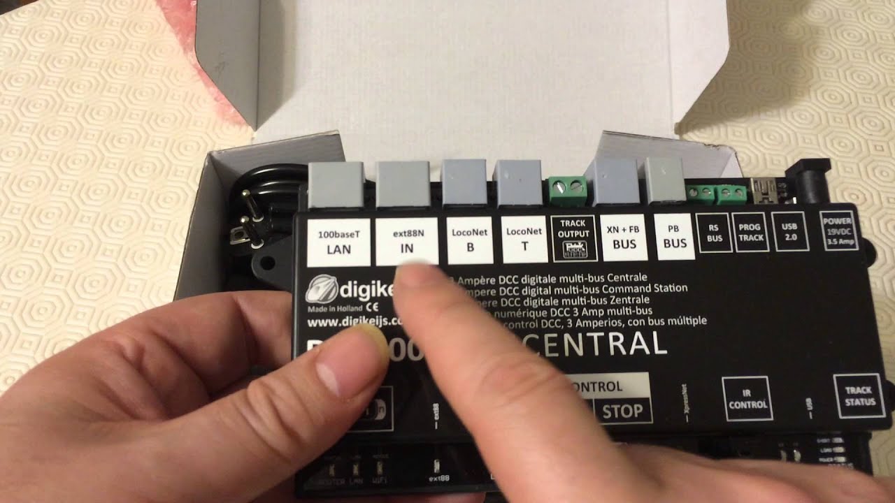 DR5000 Digikeijs Unboxing - YouTube