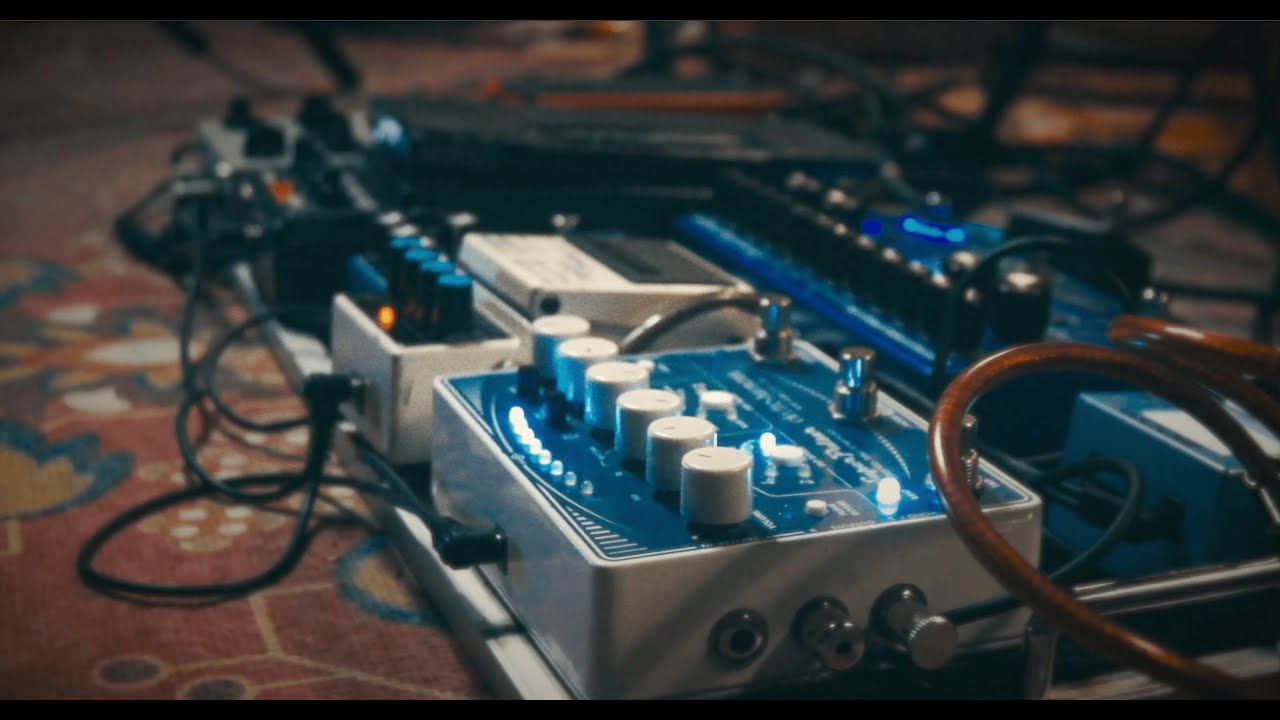 Post-rock ambient music with Zoom MS-70CDR and Mooer Ocean Machine ...