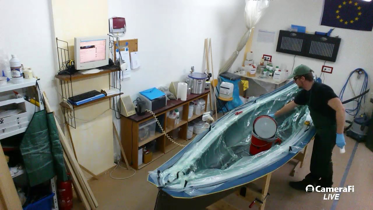 Lake Constance Canoes Workshop Livecam - Vacuum resin infusion of a ...