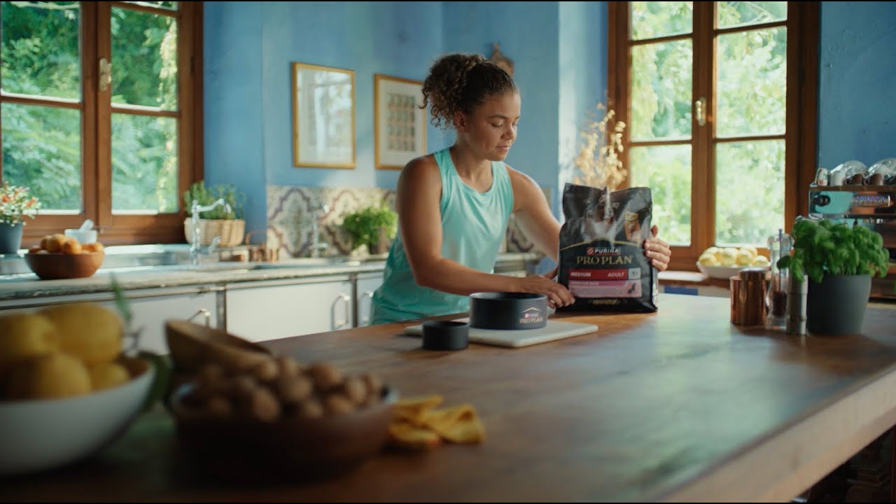 Feed your pet like a Pro - Jasmine Paolini - Purina Pro Plan TV ...