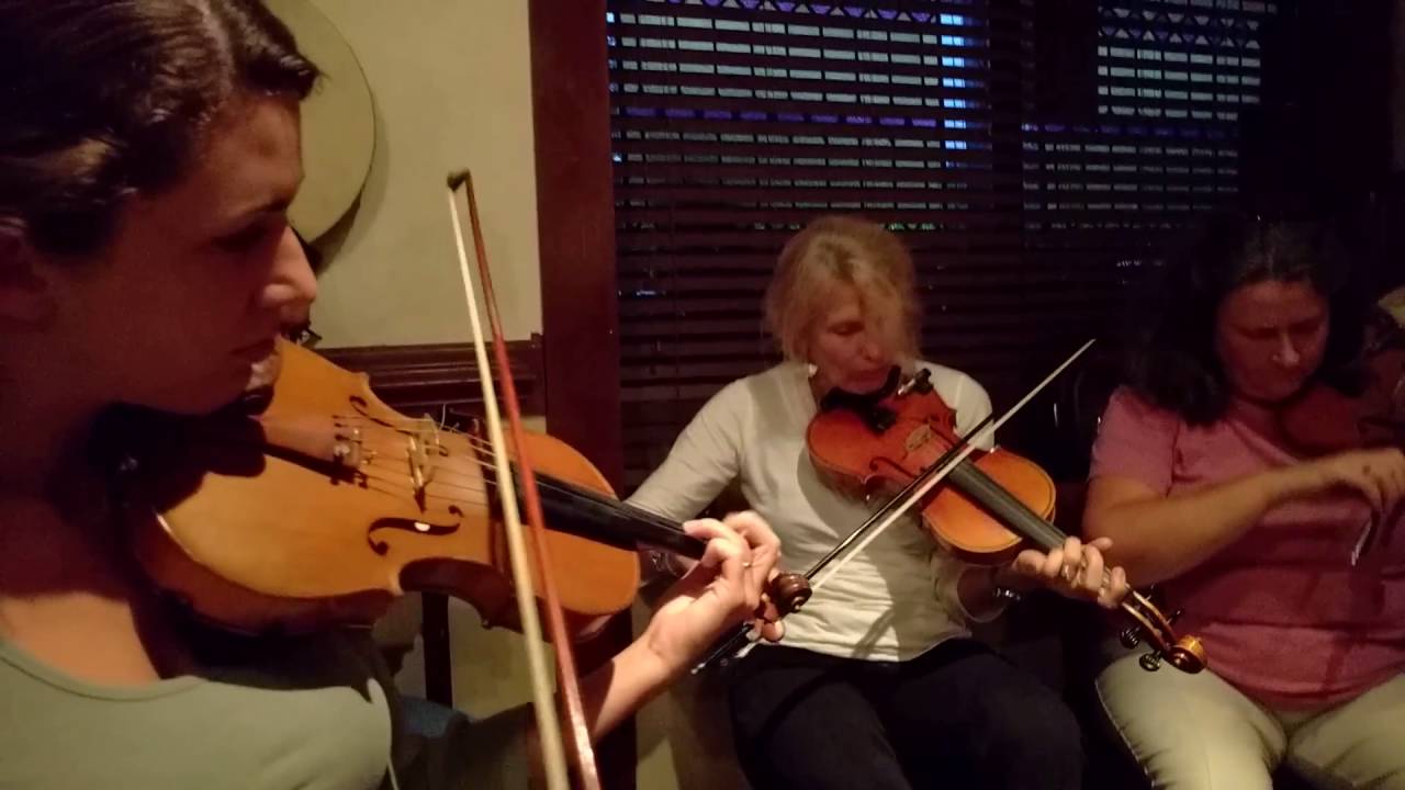Seanachai session - Father Kelly's Reel - YouTube