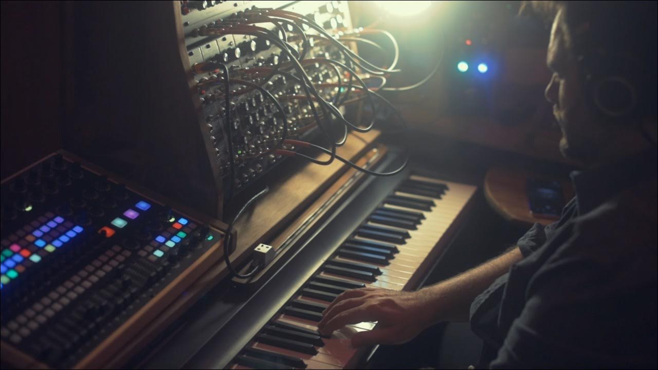 Modular Synth Jam | Opening Sequences by Giulio Carmassi - YouTube