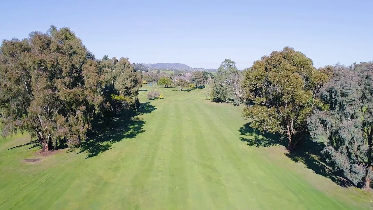 Strathbogie Golf Club - Hole 18 - YouTube