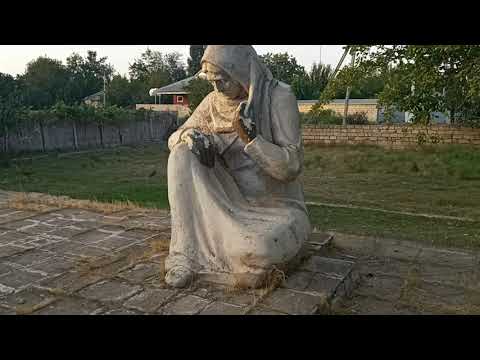 Füzuli rayonu Arayatli kəndində abidə.