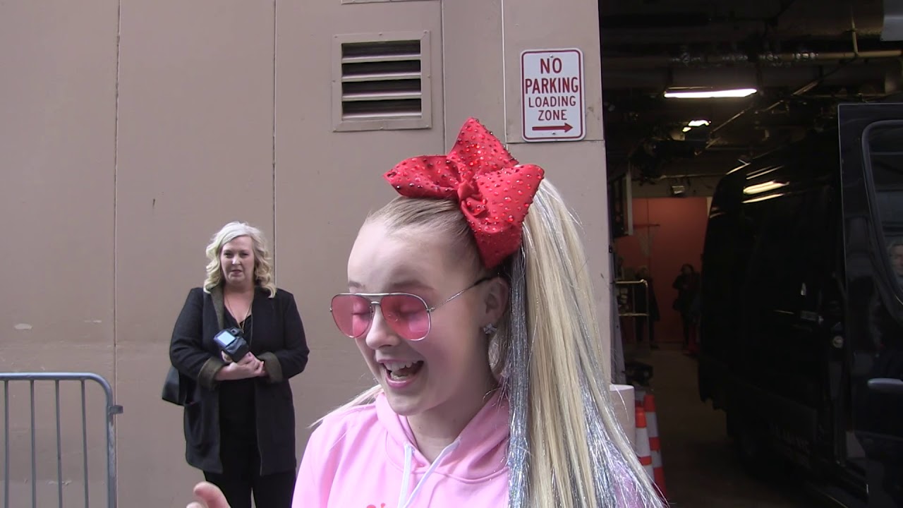 JoJo Siwa talks about her future, fashion, dances, and more!! - YouTube