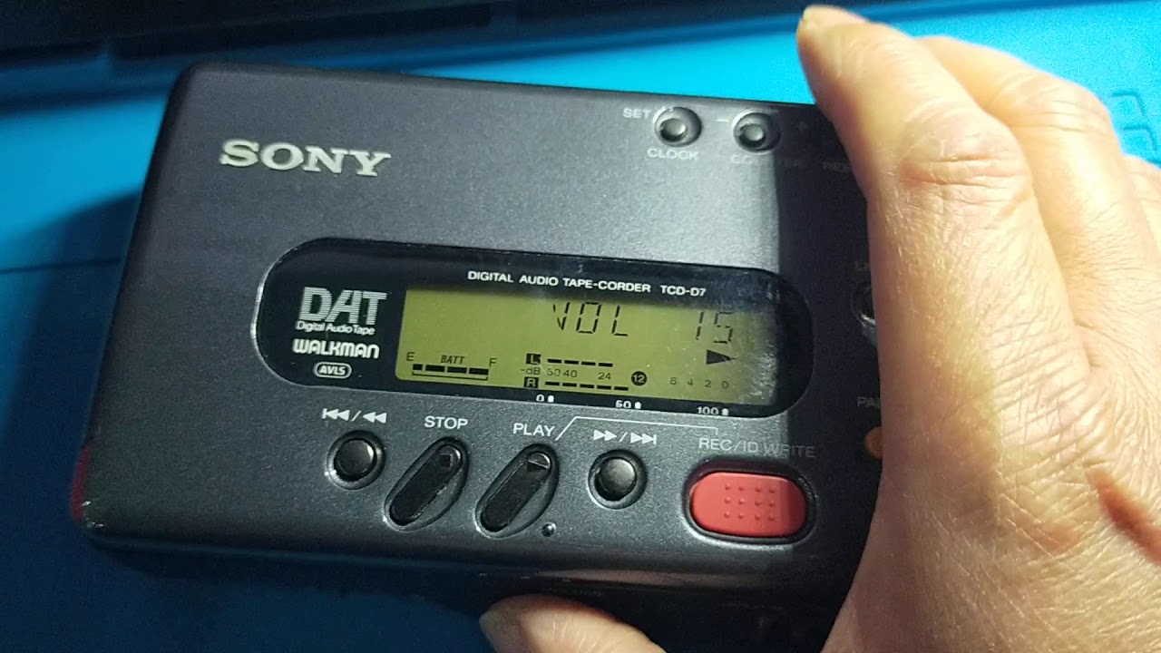 SONY TCD D7 - YouTube