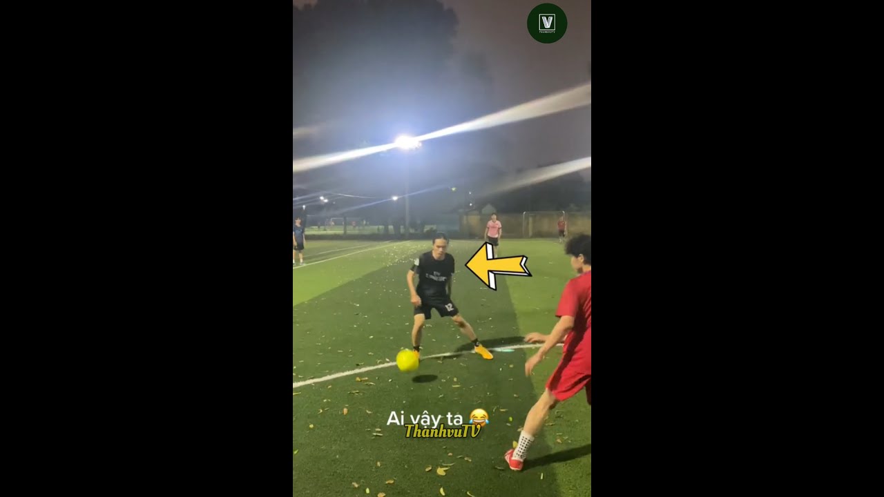 Uy Trần "Khứa Tóc Dài" của team FAPtv đá bóng có hay không.? - YouTube