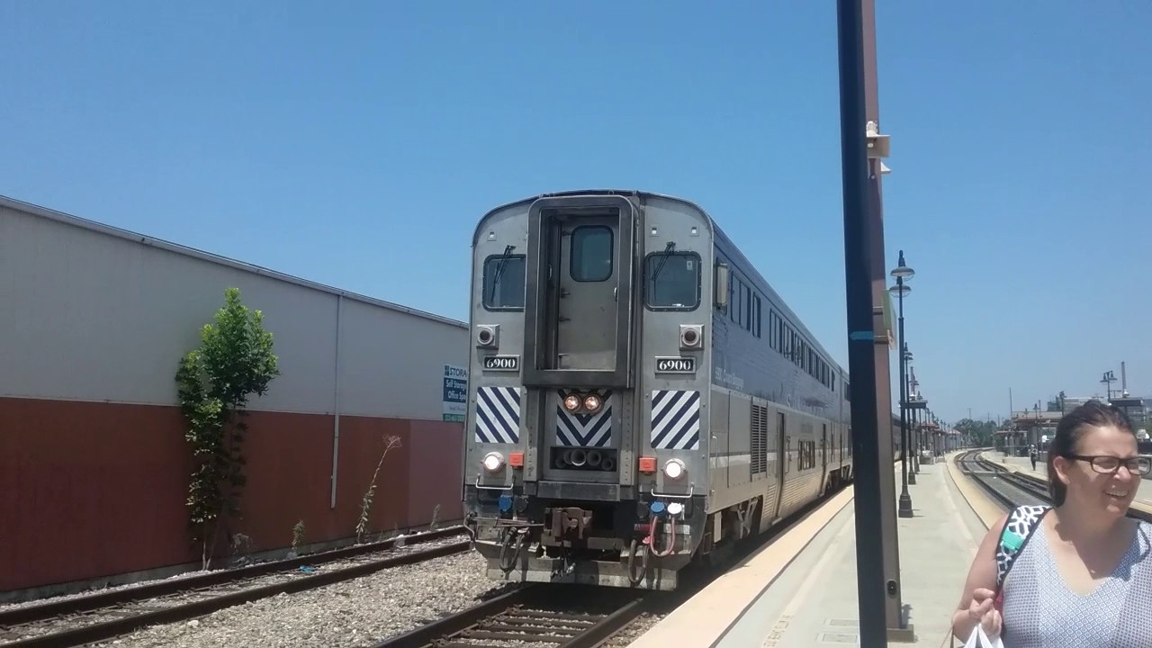 Amtrak 774 departing Glendale - YouTube