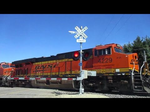 BNSF 4229 East ZSEACHC (4-18-2020) - YouTube