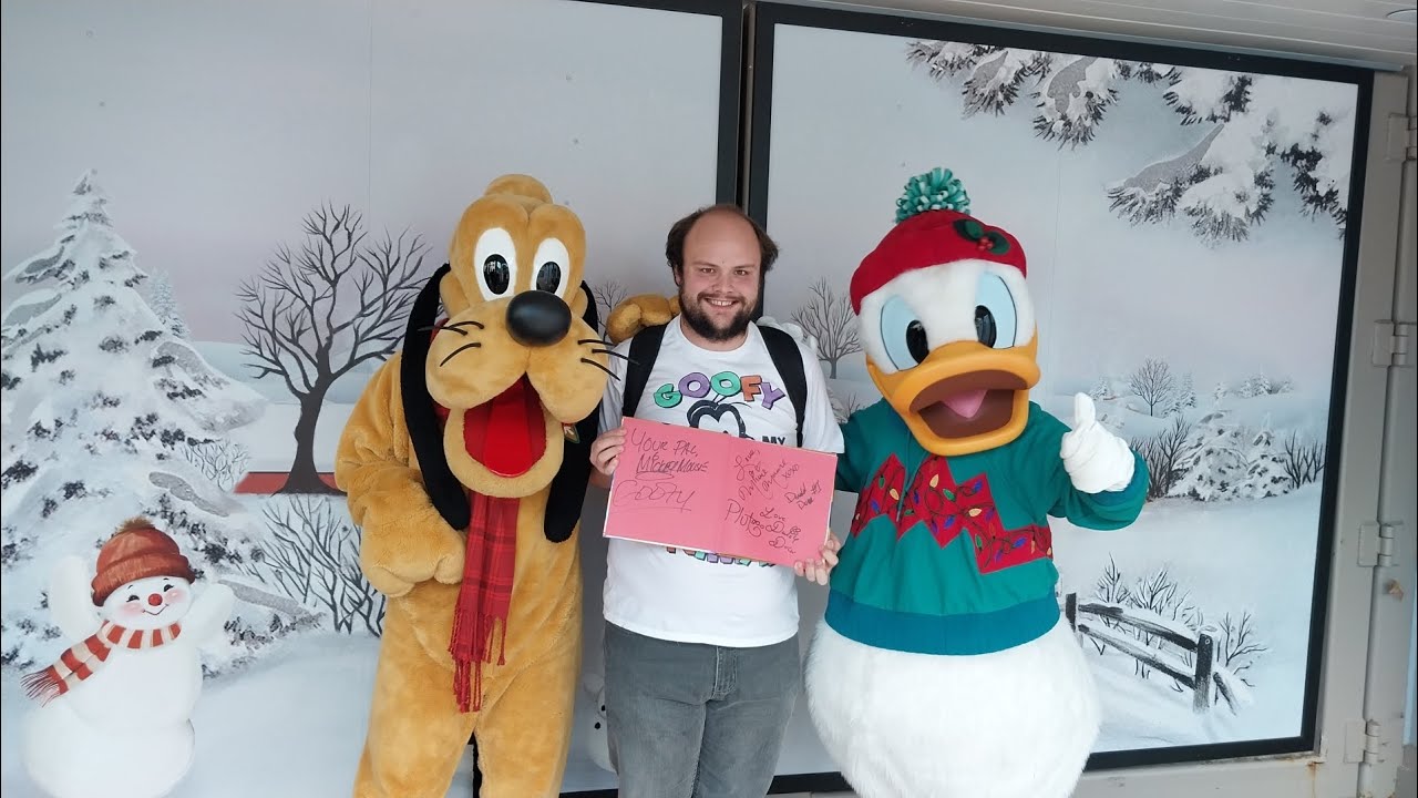 Meeting Holiday Donald Duck and Pluto - YouTube