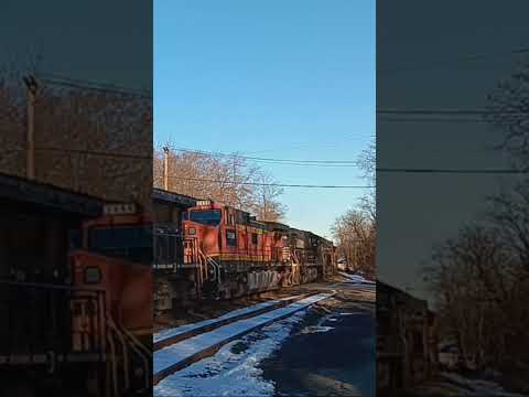 4539 AC44C6M Leads 23G Wth/ Ns 3950 AC4400CW (Ex. BNSF/KCS) Trailing And WFRX Mac!! - YouTube