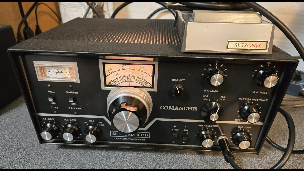 Siltronix 1011D Ham radio Transceiver - YouTube