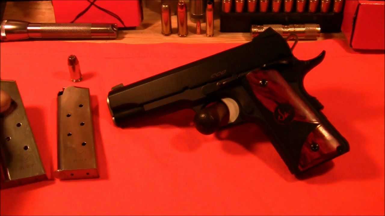 UP CLOSE Dan Wesson CCO Bobtail 1911 - YouTube