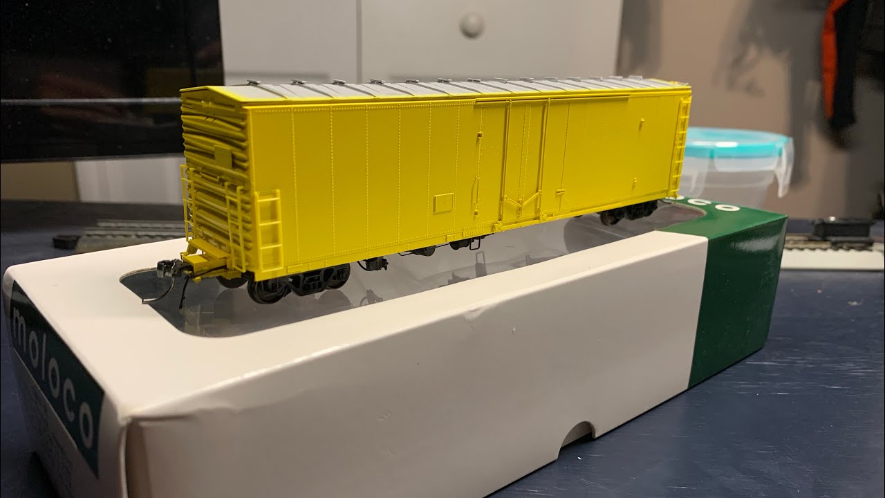 Moloco FGE 50ft insulated box car. Unboxing and review - YouTube
