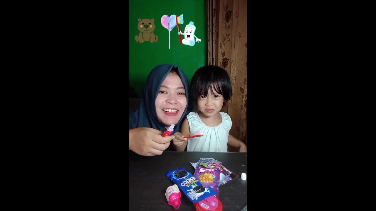 KOMPILASI MAKAN EMOJI UNIK DENGAN SI BOCIL PART 1 #emoji #mukbang # ...
