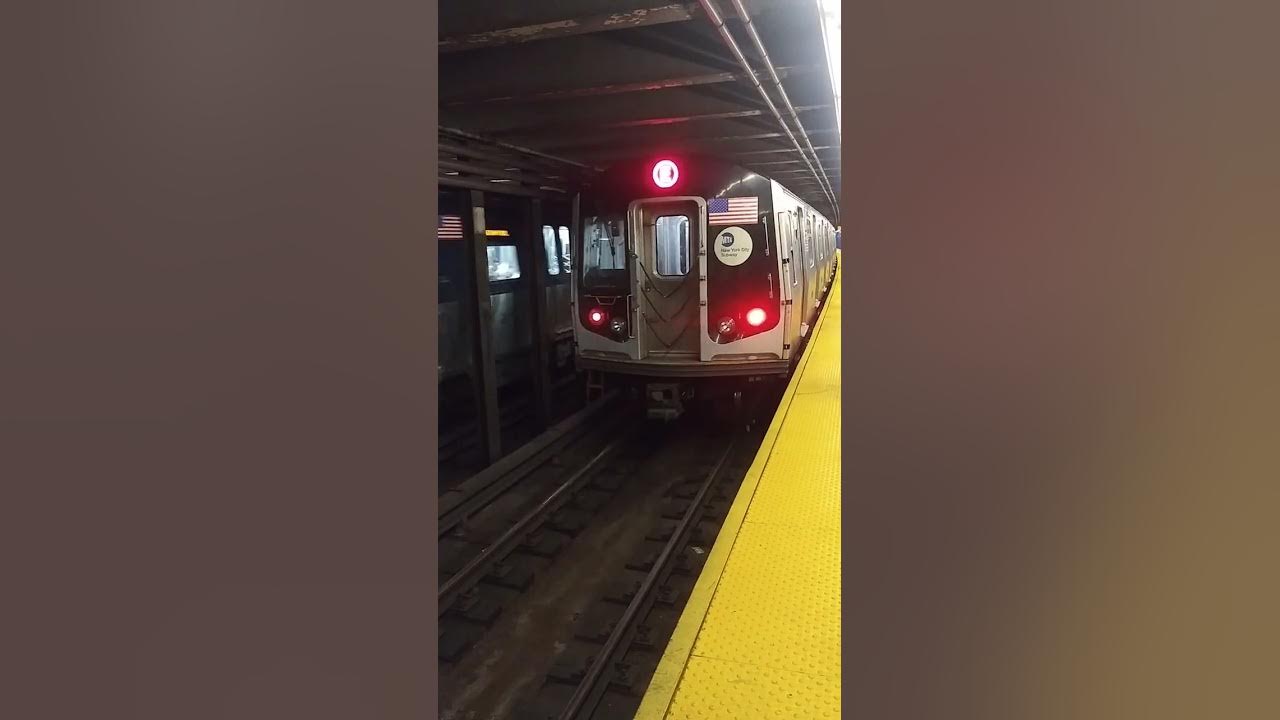 Jamaica Center Bound R160B E train Manhattan Bound R160A E train at Kew Gardens - YouTube