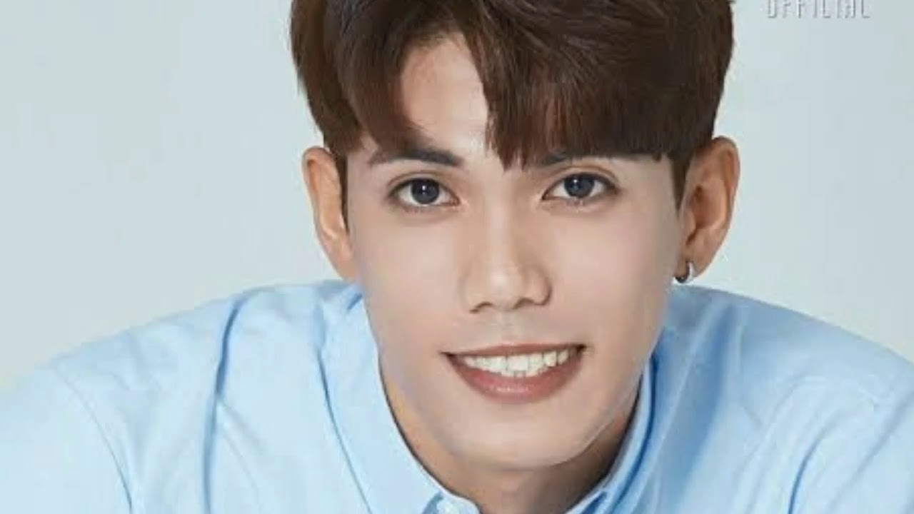 SB19- GO UP LYRICS - YouTube