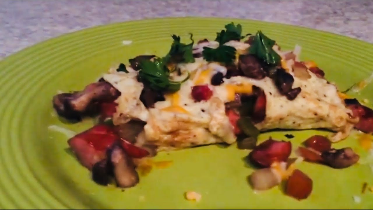 Messy turkey hotdog omelette.... - YouTube