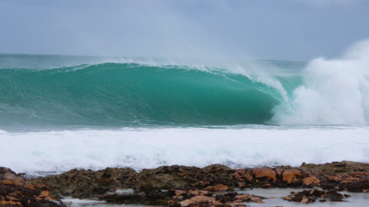 Surfing Shallow Reef Slab - YouTube