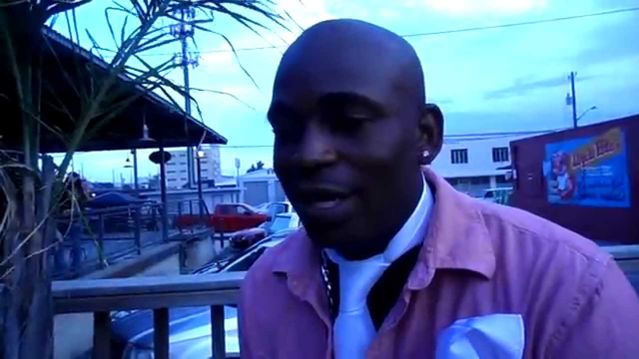 interview with Jadrian at the Too Short/E40 concert 6/19/2014 - YouTube