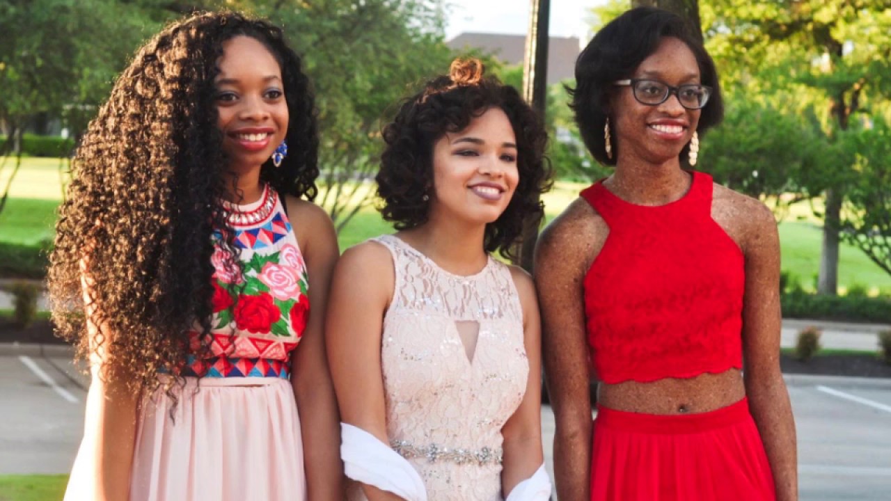 Prom Dress Shopping 2017 (First Vlog) - YouTube