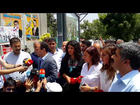 HDP Urfa Vekilleri Amed İstasyon Meydanı'nda