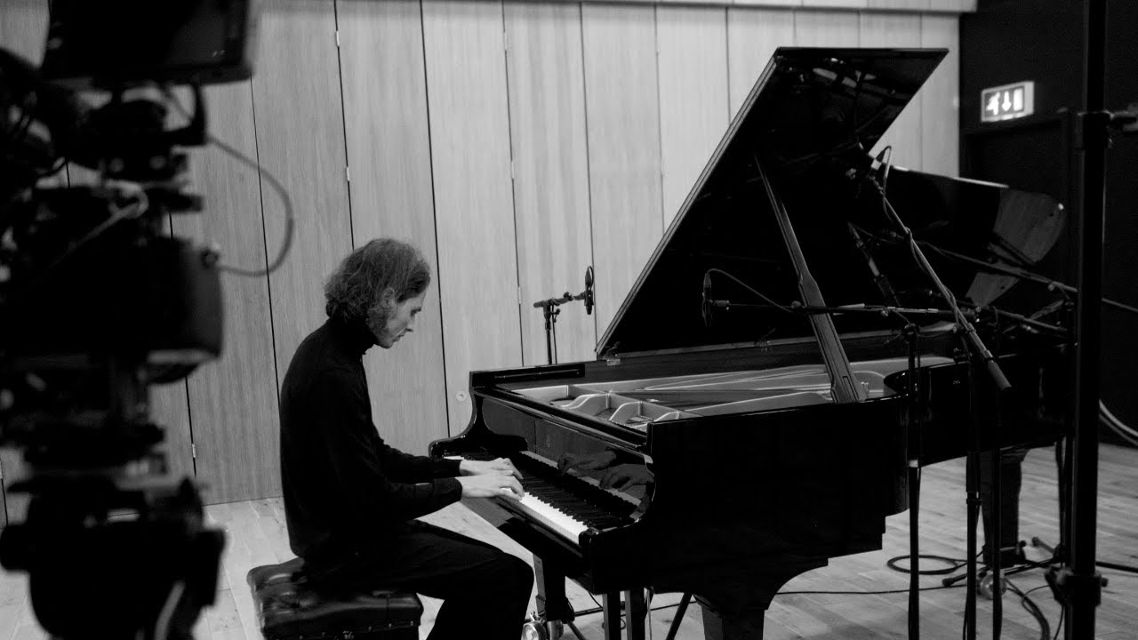 Edward Chilvers Live from The 1901 Arts Club - YouTube