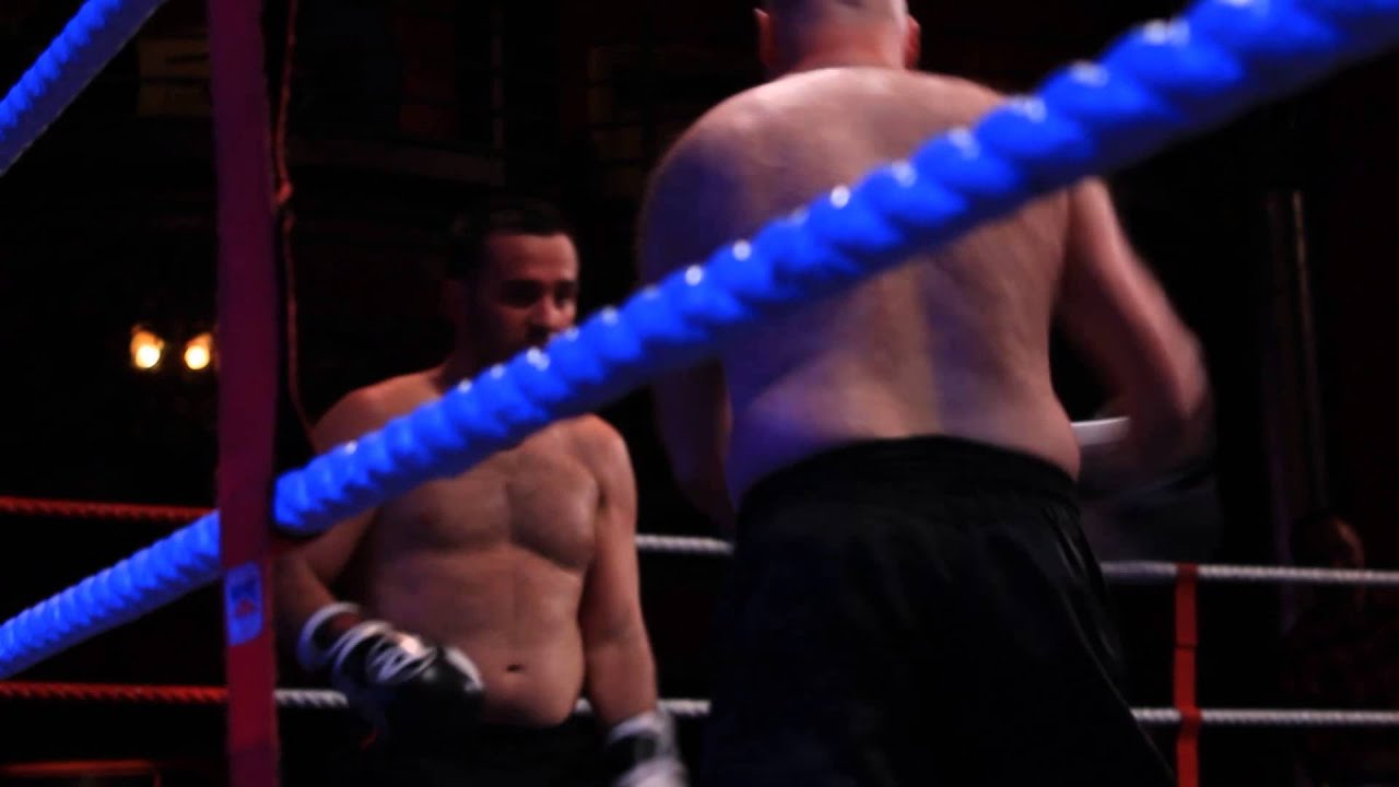 Tony Kent vs Diego Ruiz Robles - YouTube