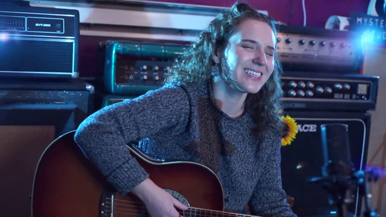 Maria Diaz - Turn Off Connecticut (Original) - YouTube