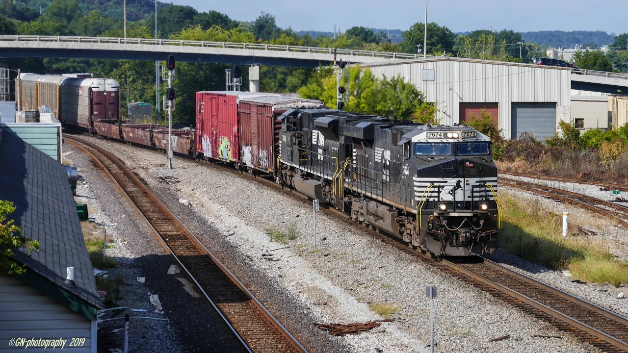 NS: Long & slow freight train in Dalton GA - YouTube