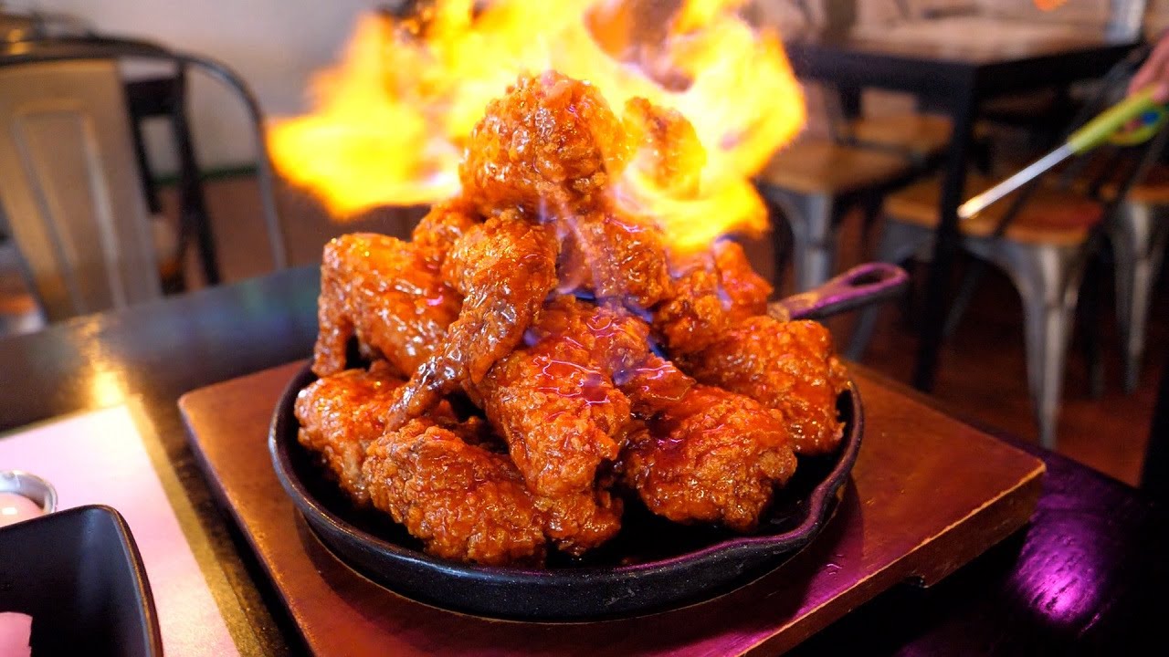 극강의 매운맛 3단계 활화산 치킨 / a lava-hot fried chicken that never experienced ...
